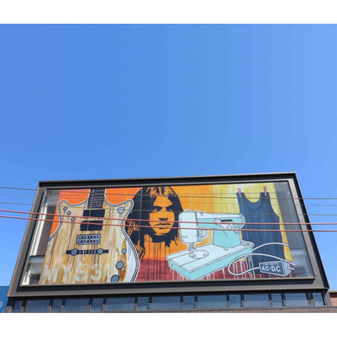 Building art. A glass tribute to the legendary AC/DC. | Tecglass