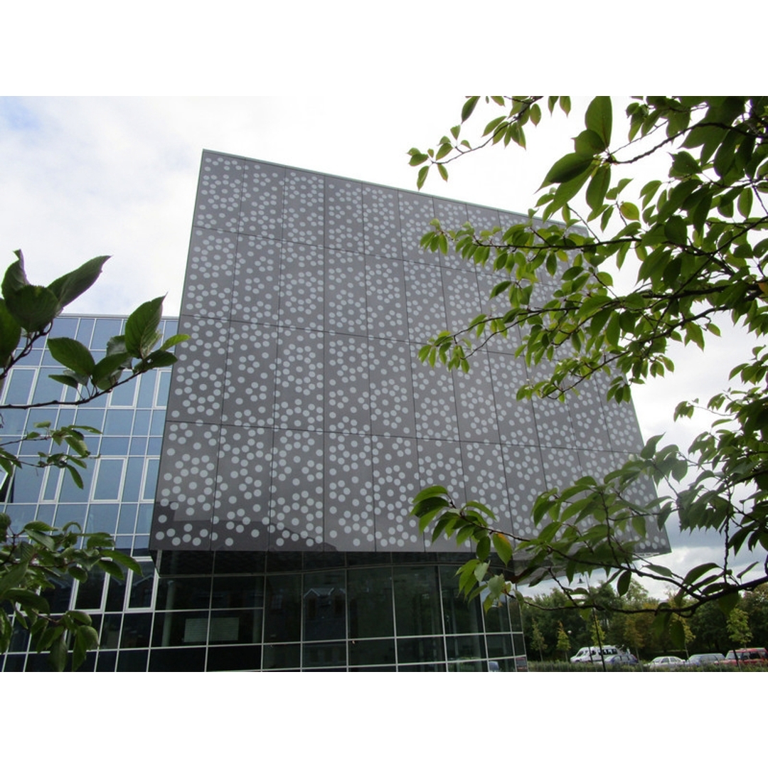 Tecglass achieves perfect symmetry in unique designs on glass | Tecglass